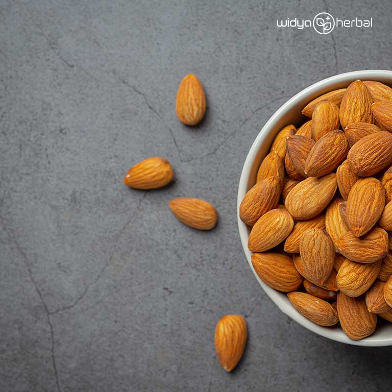 Kandungan Nutrisi Melimpah, Yuk Kenali Lebih Dalam Kacang Almond